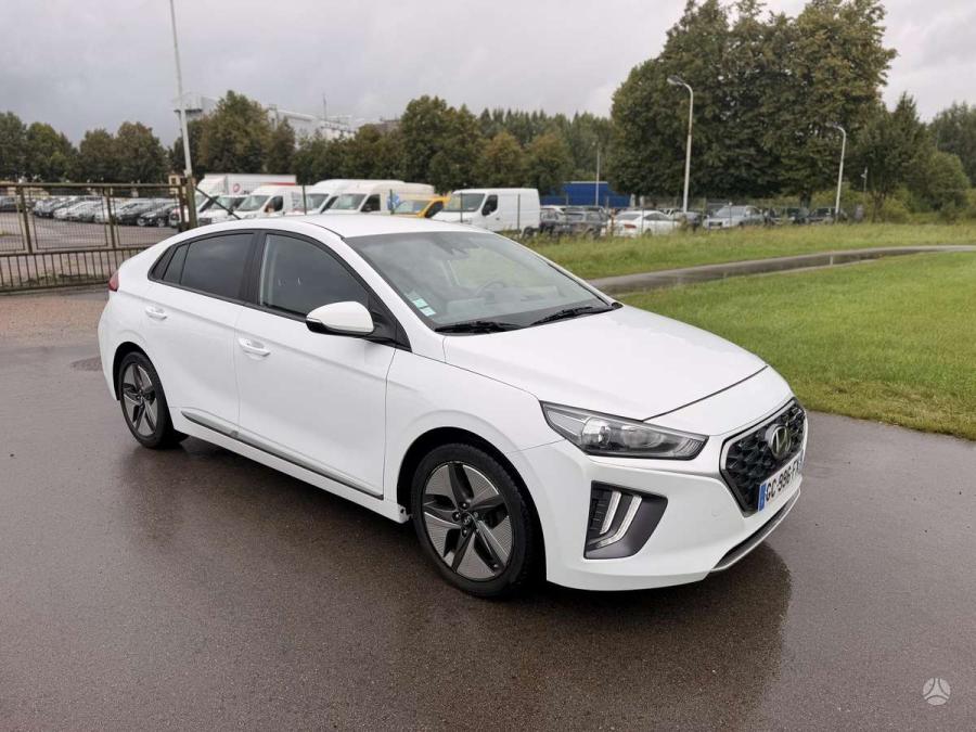 Balts Hyundai Ioniq 2021 Tauragė, ar dzinēja tilpumu 1.58 L un nobraukumu 332 tūkst. km par 9900 €, foto 3 vietnē AUTOMOTO.COM.LV