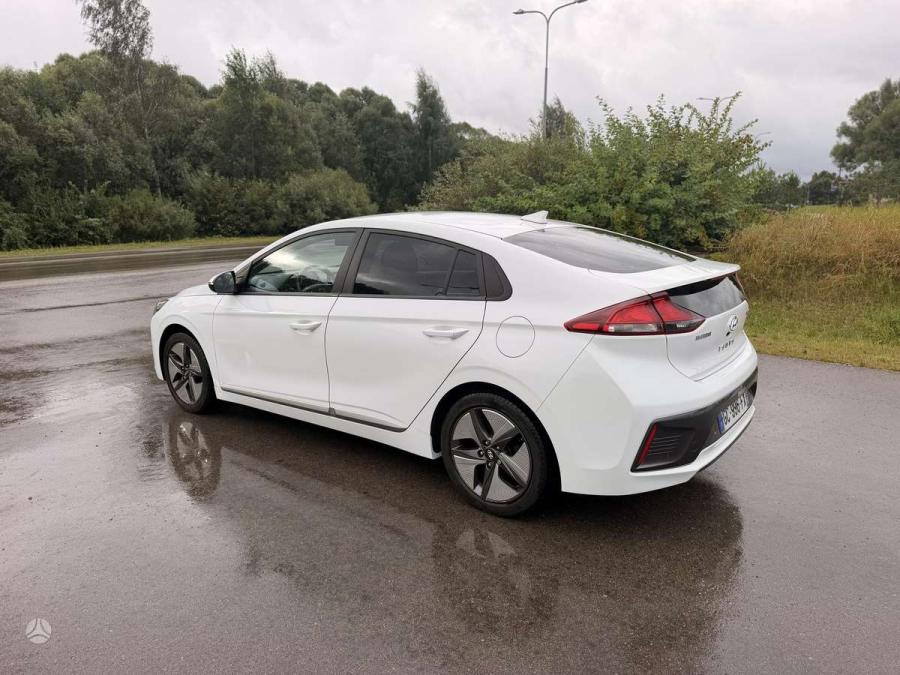 Balts Hyundai Ioniq 2021 Tauragė, ar dzinēja tilpumu 1.58 L un nobraukumu 332 tūkst. km par 9900 €, foto 5 vietnē AUTOMOTO.COM.LV