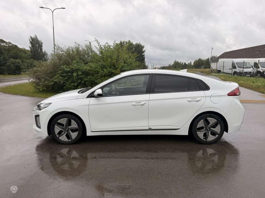 Balts Hyundai Ioniq 2021 Tauragė, ar dzinēja tilpumu 1.58 L un nobraukumu 332 tūkst. km par 9900 €, foto 8 vietnē AUTOMOTO.COM.LV