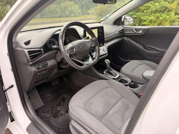 Hyundai Ioniq 2021 Tauragė vietnē Balts Hyundai Ioniq 2021 Tauragė, ar dzinēja tilpumu 1.58 L un nobraukumu 332 tūkst. km par 9900 €, foto 10 vietnē AUTOMOTO.COM.LV