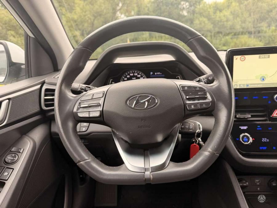 Balts Hyundai Ioniq 2021 Tauragė, ar dzinēja tilpumu 1.58 L un nobraukumu 332 tūkst. km par 9900 €, foto 15 vietnē AUTOMOTO.COM.LV