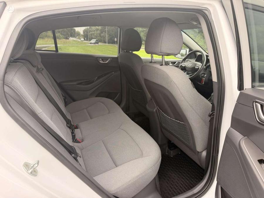 Balts Hyundai Ioniq 2021 Tauragė, ar dzinēja tilpumu 1.58 L un nobraukumu 332 tūkst. km par 9900 €, foto 17 vietnē AUTOMOTO.COM.LV