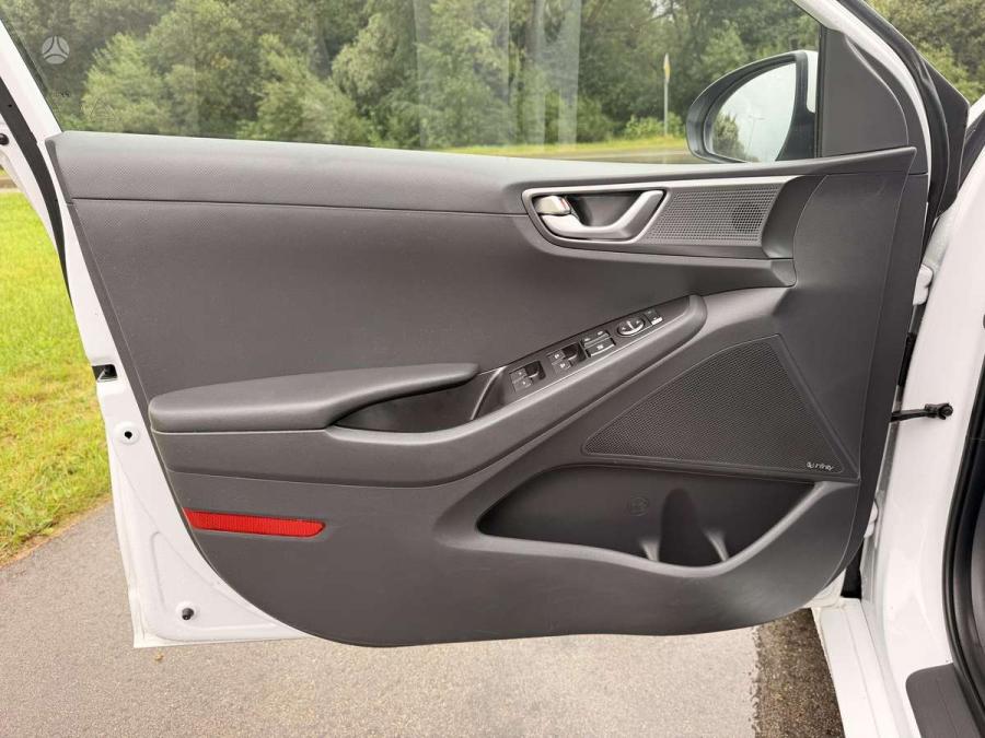 Balts Hyundai Ioniq 2021 Tauragė, ar dzinēja tilpumu 1.58 L un nobraukumu 332 tūkst. km par 9900 €, foto 22 vietnē AUTOMOTO.COM.LV