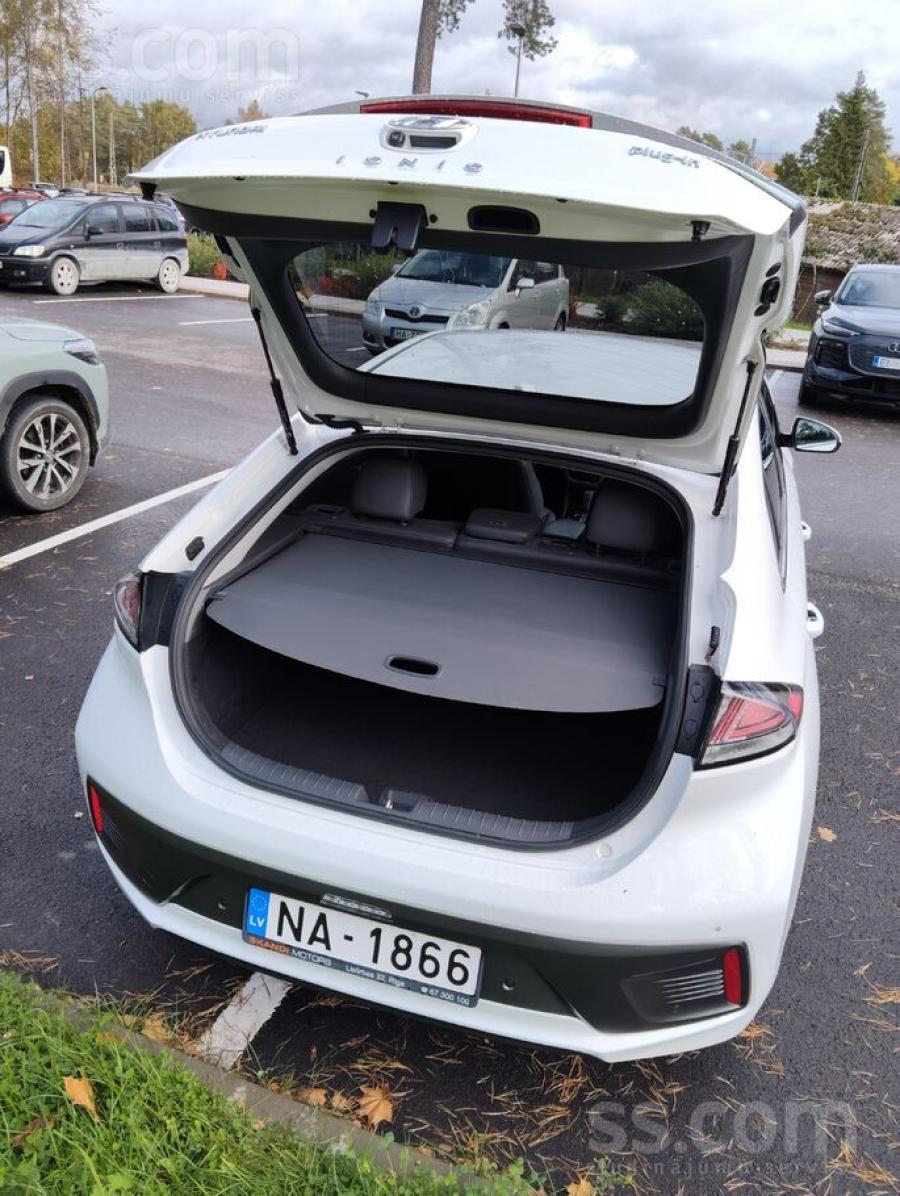 Balts Hyundai Ioniq 2021 Rīga, ar dzinēja tilpumu 1.60 L un nobraukumu 149 tūkst. km par 16335 €, foto 4 vietnē AUTOMOTO.COM.LV