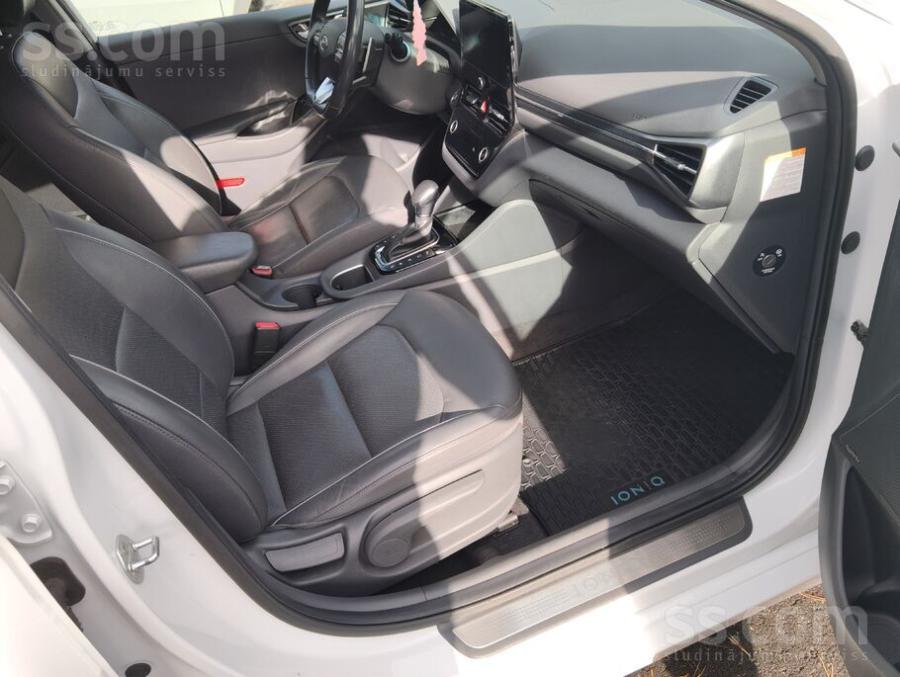 Balts Hyundai Ioniq 2021 Rīga, ar dzinēja tilpumu 1.60 L un nobraukumu 149 tūkst. km par 16335 €, foto 5 vietnē AUTOMOTO.COM.LV