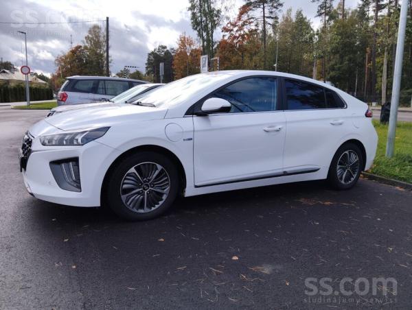 Белый Хендай Ioniq 2021 в Рига, объемом двигателя 1.60 л и пробегом 149 тыс. км за 16335 €, фото 3 на AUTOMOTO.COM.LV
