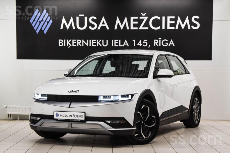 White Hyundai Ioniq 2022 in Riga, with an engine capacity of 0.00 L and mileage of 123 thousand km for 25990 €, photo 1 on AUTOMOTO.COM.LV