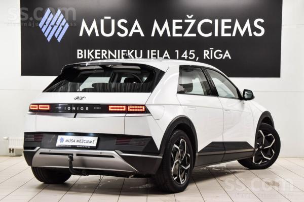 White Hyundai Ioniq 2022 in Riga, with an engine capacity of 0.00 L and mileage of 123 thousand km for 26490 €, photo 9 on AUTOMOTO.COM.LV