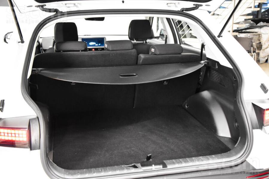 White Hyundai Ioniq 2022 in Riga, with an engine capacity of 0.00 L and mileage of 123 thousand km for 25990 €, photo 19 on AUTOMOTO.COM.LV