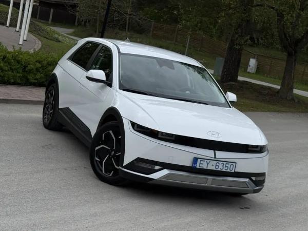 Белый Хендай Ioniq 2023 в Юрмала, объемом двигателя 0.00 л и пробегом 35 тыс. км за 29950 €, фото 2 на AUTOMOTO.COM.LV