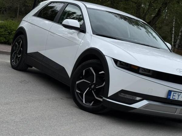 Белый Хендай Ioniq 2023 в Юрмала, объемом двигателя 0.00 л и пробегом 35 тыс. км за 29950 €, фото 5 на AUTOMOTO.COM.LV