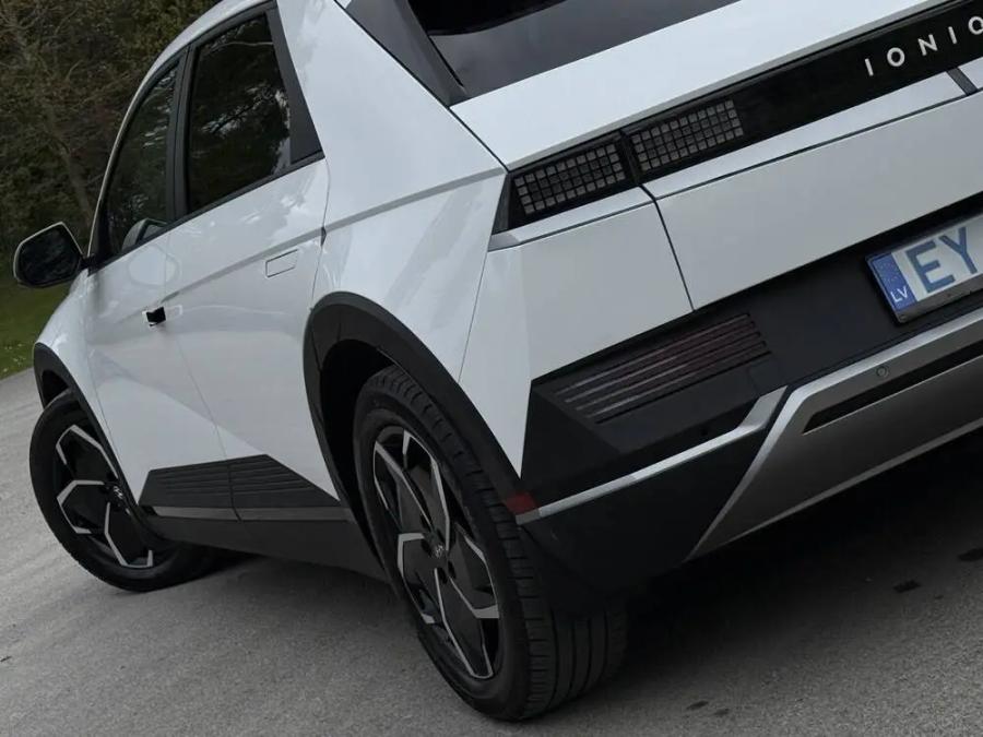 Balts Hyundai Ioniq 2023 Jūrmala, ar dzinēja tilpumu 0.00 L un nobraukumu 35 tūkst. km par 29950 €, foto 17 vietnē AUTOMOTO.COM.LV