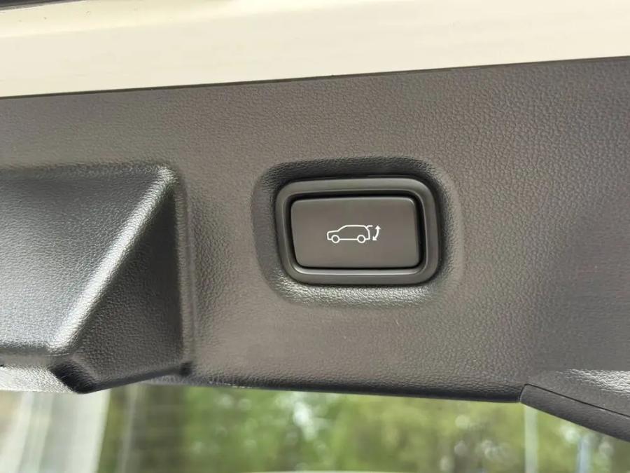 Balts Hyundai Ioniq 2023 Jūrmala, ar dzinēja tilpumu 0.00 L un nobraukumu 35 tūkst. km par 29950 €, foto 28 vietnē AUTOMOTO.COM.LV