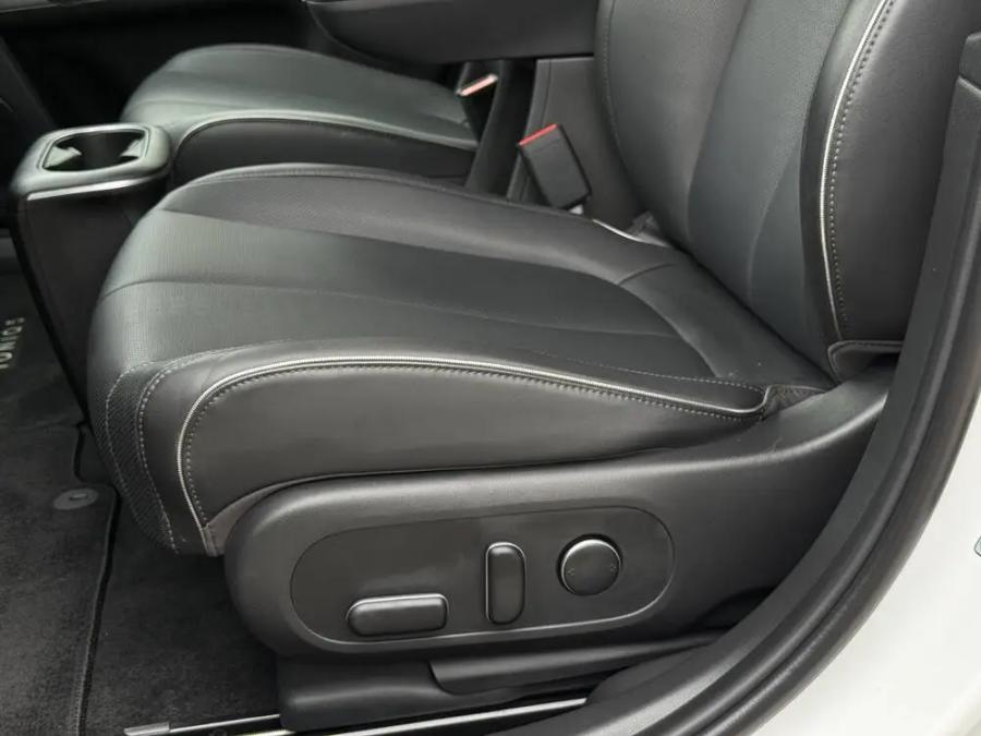 Balts Hyundai Ioniq 2023 Jūrmala, ar dzinēja tilpumu 0.00 L un nobraukumu 35 tūkst. km par 29950 €, foto 30 vietnē AUTOMOTO.COM.LV