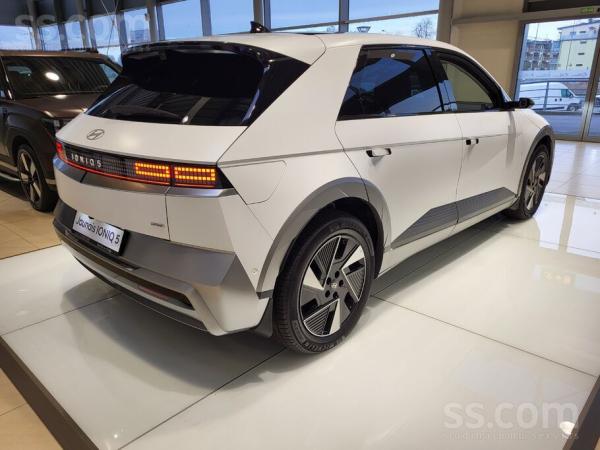Белый Хендай Ioniq 2026 в Рига, объемом двигателя 0.00 л и пробегом 16 тыс. км за 63454 €, фото 4 на AUTOMOTO.COM.LV