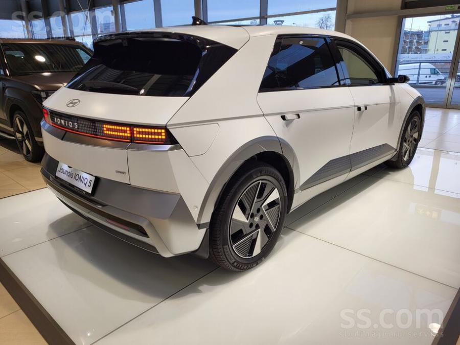 Белый Хендай Ioniq 2026 в Рига, объемом двигателя 0.00 л и пробегом 16 тыс. км за 63454 €, фото 5 на AUTOMOTO.COM.LV