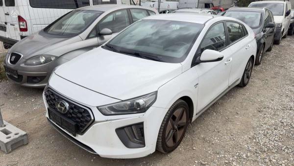 Белый Хендай Ioniq 2019 в Паневежис, объемом двигателя 1.58 л и пробегом 200 тыс. км за 7000 €, фото 4 на AUTOMOTO.COM.LV