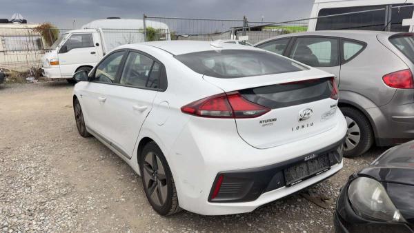 Белый Хендай Ioniq 2019 в Паневежис, объемом двигателя 1.58 л и пробегом 200 тыс. км за 7000 €, фото 8 на AUTOMOTO.COM.LV