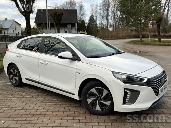 Белый Хендай Ioniq 2016 в Огре, объемом двигателя 1.60 л и пробегом 177 тыс. км за 11999 €, фото 4 на AUTOMOTO.COM.LV