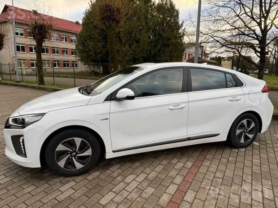 Balts Hyundai Ioniq 2016 Ogre, ar dzinēja tilpumu 1.60 L un nobraukumu 177 tūkst. km par 11999 €, foto 6 vietnē AUTOMOTO.COM.LV