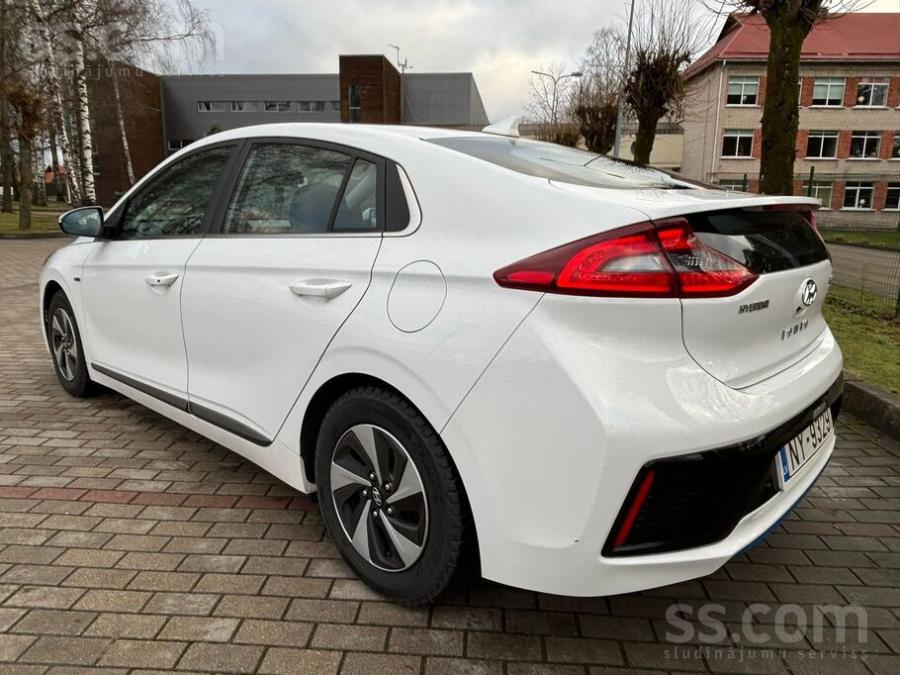 Balts Hyundai Ioniq 2016 Ogre, ar dzinēja tilpumu 1.60 L un nobraukumu 177 tūkst. km par 11999 €, foto 7 vietnē AUTOMOTO.COM.LV