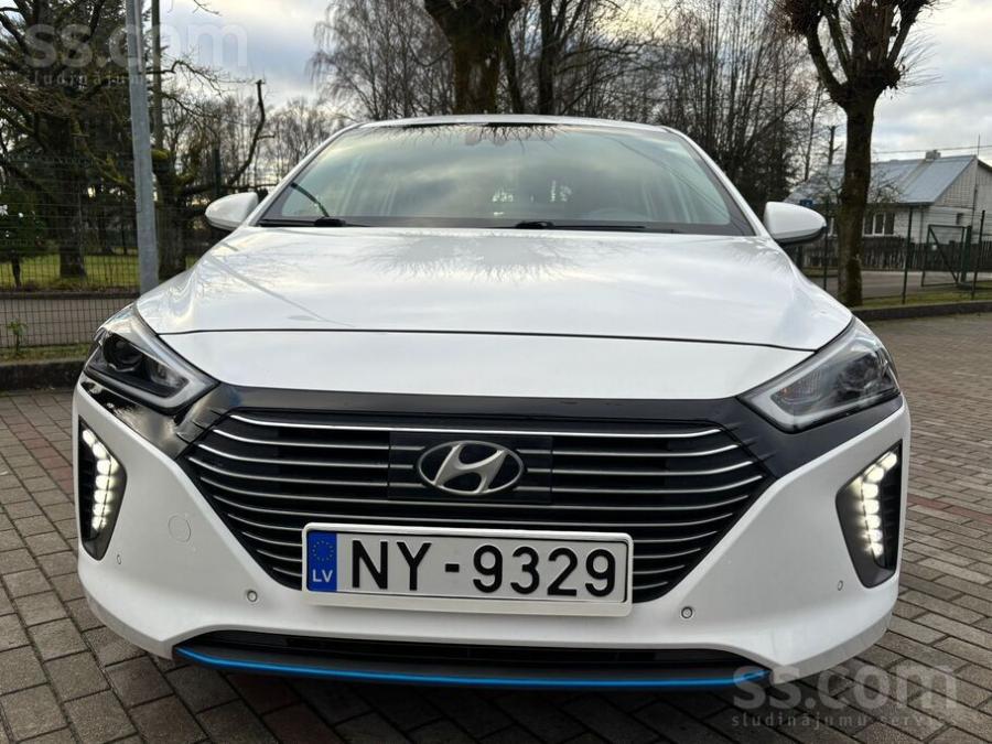 Balts Hyundai Ioniq 2016 Ogre, ar dzinēja tilpumu 1.60 L un nobraukumu 177 tūkst. km par 11999 €, foto 8 vietnē AUTOMOTO.COM.LV