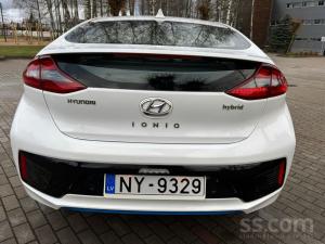 Balts Hyundai Ioniq 2016 Ogre, ar dzinēja tilpumu 1.60 L un nobraukumu 177 tūkst. km par 11999 €, foto 10 vietnē AUTOMOTO.COM.LV