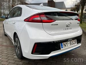 Balts Hyundai Ioniq 2016 Ogre, ar dzinēja tilpumu 1.60 L un nobraukumu 177 tūkst. km par 11999 €, foto 11 vietnē AUTOMOTO.COM.LV
