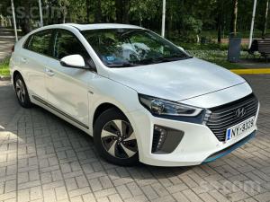 White Hyundai Ioniq 2016 in Ogre, with an engine capacity of 1.60 L and mileage of 182 thousand km for 11499 €, photo  on AUTOMOTO.COM.LV