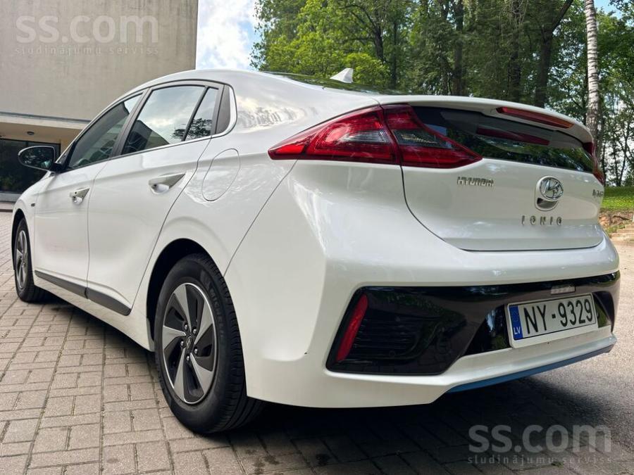 Белый Хендай Ioniq 2016 в Огре, объемом двигателя 1.60 л и пробегом 182 тыс. км за 11499 €, фото 11 на AUTOMOTO.COM.LV
