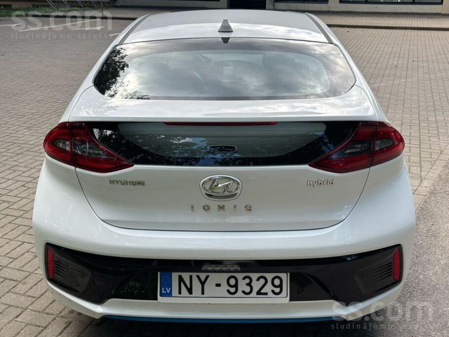 Белый Хендай Ioniq 2016 в Огре, объемом двигателя 1.60 л и пробегом 182 тыс. км за 11499 €, фото 12 на AUTOMOTO.COM.LV