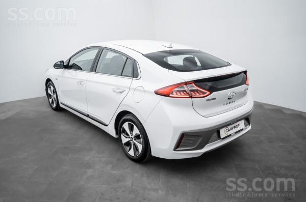White Hyundai Ioniq 2018 in Tallinn, with an engine capacity of 0.00 L and mileage of 106 thousand km for 12999 €, photo 6 on AUTOMOTO.COM.LV