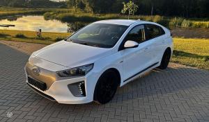 Balts Hyundai Ioniq 2018 Utena, ar dzinēja tilpumu 0.00 L un nobraukumu 207 tūkst. km par 8950 €, foto  vietnē AUTOMOTO.COM.LV