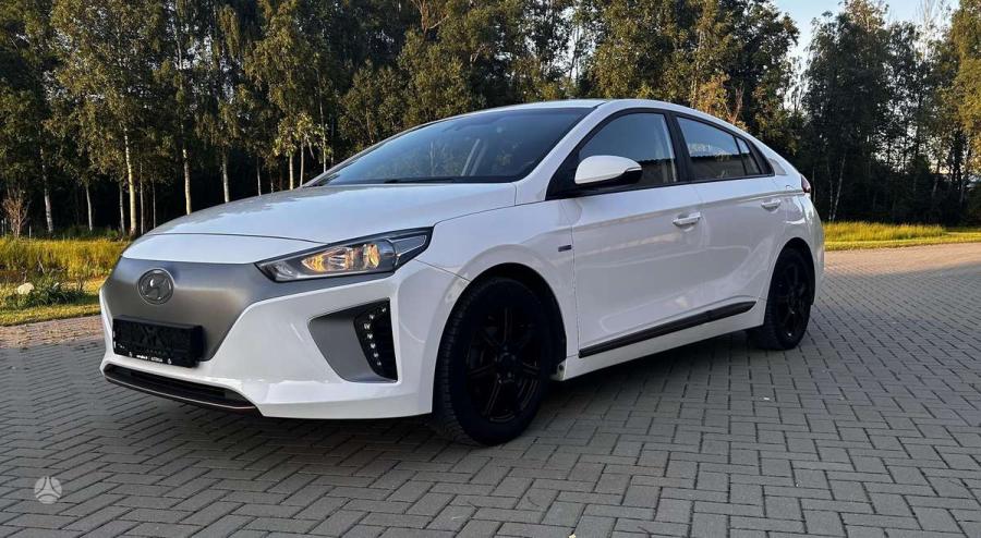Белый Хендай Ioniq 2018 в Утена, объемом двигателя 0.00 л и пробегом 207 тыс. км за 8950 €, фото 6 на AUTOMOTO.COM.LV