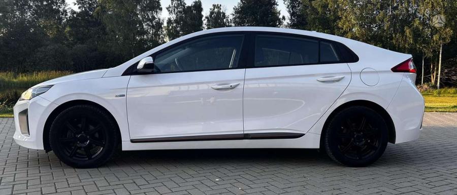 Белый Хендай Ioniq 2018 в Утена, объемом двигателя 0.00 л и пробегом 207 тыс. км за 8950 €, фото 15 на AUTOMOTO.COM.LV