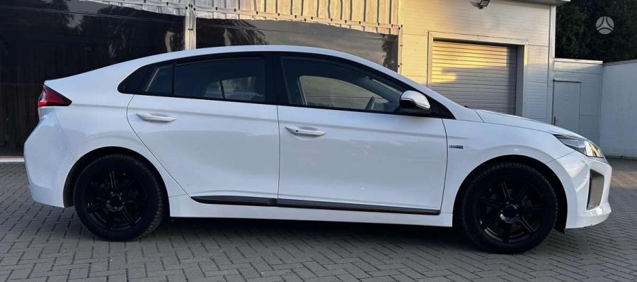Белый Хендай Ioniq 2018 в Утена, объемом двигателя 0.00 л и пробегом 207 тыс. км за 8950 €, фото 16 на AUTOMOTO.COM.LV