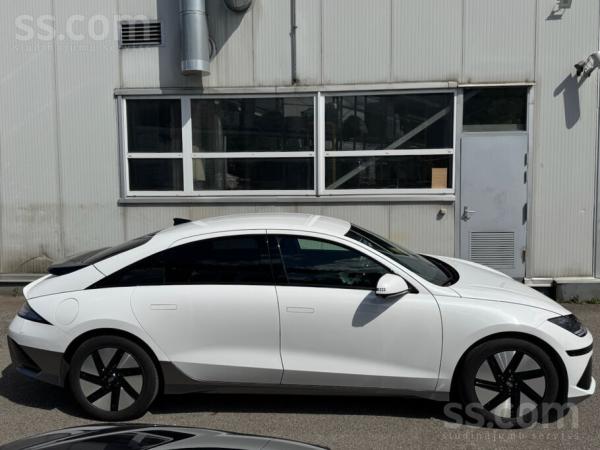 Balts Hyundai Ioniq 2024 Rīga, ar dzinēja tilpumu 0.00 L un nobraukumu 22 tūkst. km par 32900 €, foto 4 vietnē AUTOMOTO.COM.LV