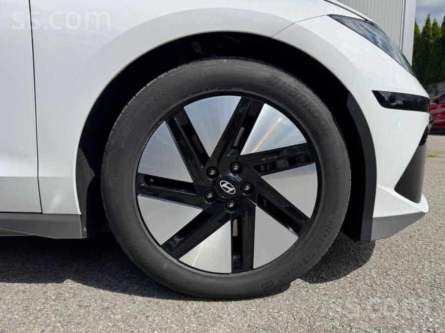 Balts Hyundai Ioniq 2024 Rīga, ar dzinēja tilpumu 0.00 L un nobraukumu 22 tūkst. km par 32900 €, foto 10 vietnē AUTOMOTO.COM.LV
