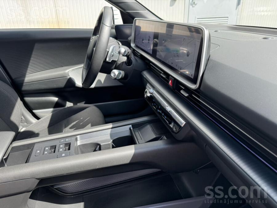 Balts Hyundai Ioniq 2024 Rīga, ar dzinēja tilpumu 0.00 L un nobraukumu 22 tūkst. km par 32900 €, foto 19 vietnē AUTOMOTO.COM.LV