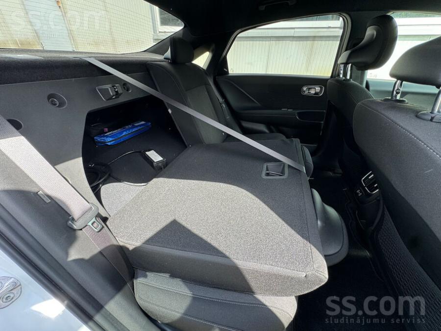 Balts Hyundai Ioniq 2024 Rīga, ar dzinēja tilpumu 0.00 L un nobraukumu 22 tūkst. km par 32900 €, foto 25 vietnē AUTOMOTO.COM.LV