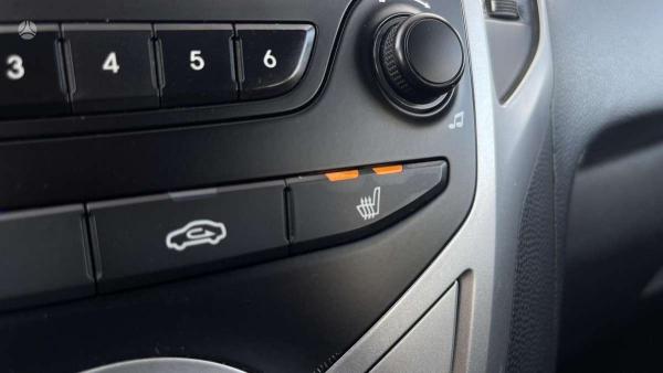 Black Hyundai ix20 2014 in Marijampole, with an engine capacity of 1.58 L and mileage of 144 thousand km for 4490 €, photo 3 on AUTOMOTO.COM.LV