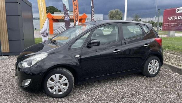 Black Hyundai ix20 2014 in Marijampole, with an engine capacity of 1.58 L and mileage of 144 thousand km for 4490 €, photo 7 on AUTOMOTO.COM.LV