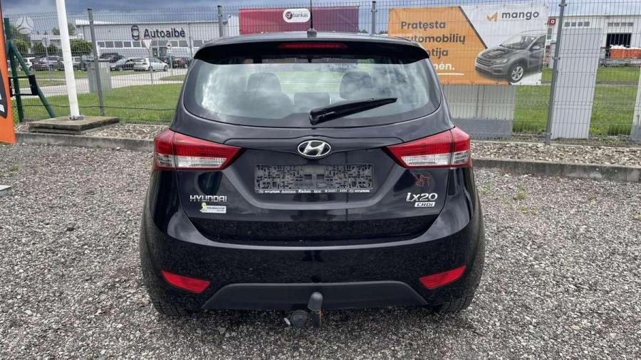 Melns Hyundai ix20 2014 Marijampole, ar dzinēja tilpumu 1.58 L un nobraukumu 144 tūkst. km par 4490 €, foto 10 vietnē AUTOMOTO.COM.LV