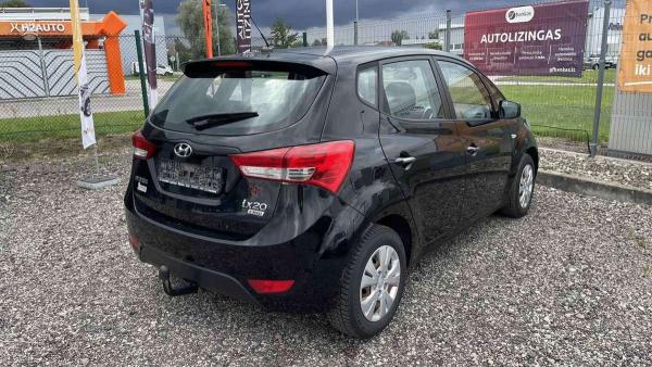 Black Hyundai ix20 2014 in Marijampole, with an engine capacity of 1.58 L and mileage of 144 thousand km for 4490 €, photo 10 on AUTOMOTO.COM.LV
