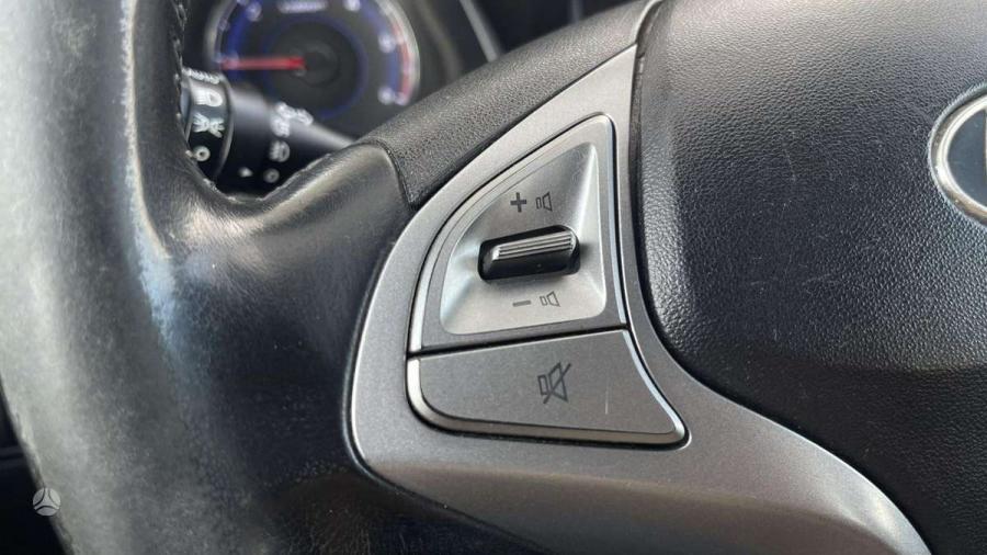 Melns Hyundai ix20 2014 Marijampole, ar dzinēja tilpumu 1.58 L un nobraukumu 144 tūkst. km par 4490 €, foto 21 vietnē AUTOMOTO.COM.LV