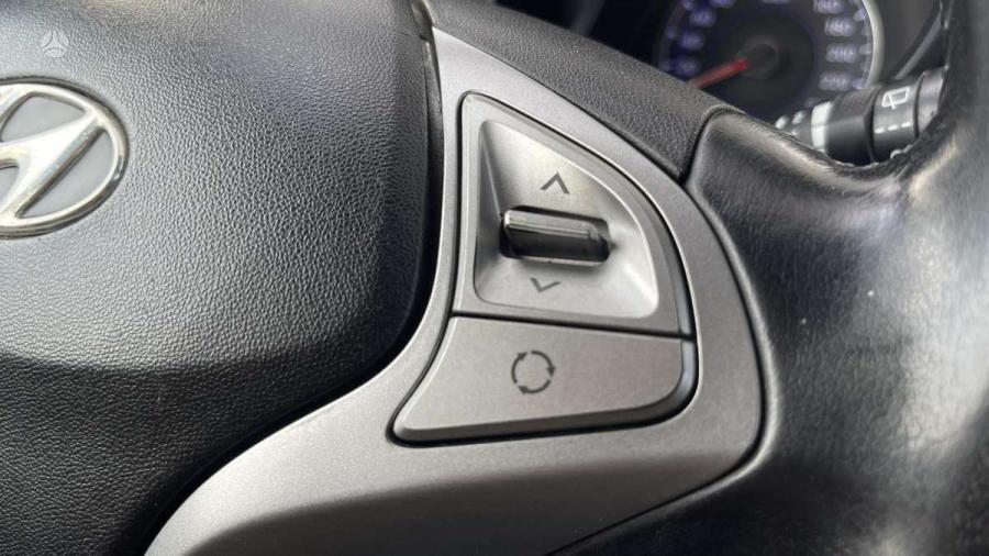Melns Hyundai ix20 2014 Marijampole, ar dzinēja tilpumu 1.58 L un nobraukumu 144 tūkst. km par 4490 €, foto 22 vietnē AUTOMOTO.COM.LV