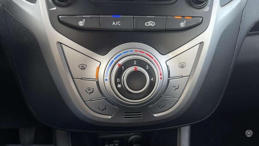 Melns Hyundai ix20 2014 Marijampole, ar dzinēja tilpumu 1.58 L un nobraukumu 144 tūkst. km par 4490 €, foto 29 vietnē AUTOMOTO.COM.LV