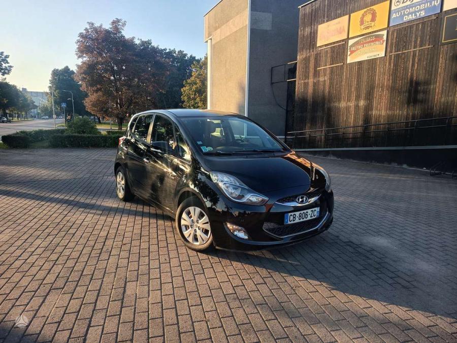 Melns Hyundai ix20 2012 Tauragė, ar dzinēja tilpumu 1.35 L un nobraukumu 226 tūkst. km par 3000 €, foto 4 vietnē AUTOMOTO.COM.LV