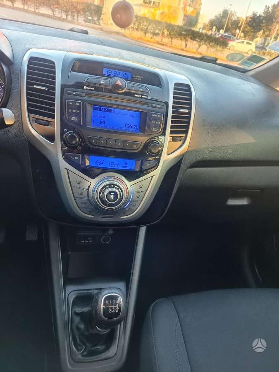 Melns Hyundai ix20 2012 Tauragė, ar dzinēja tilpumu 1.35 L un nobraukumu 226 tūkst. km par 3000 €, foto 9 vietnē AUTOMOTO.COM.LV