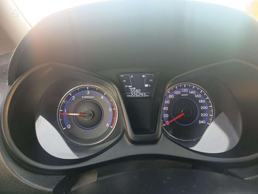 Melns Hyundai ix20 2012 Tauragė, ar dzinēja tilpumu 1.35 L un nobraukumu 226 tūkst. km par 3000 €, foto 10 vietnē AUTOMOTO.COM.LV